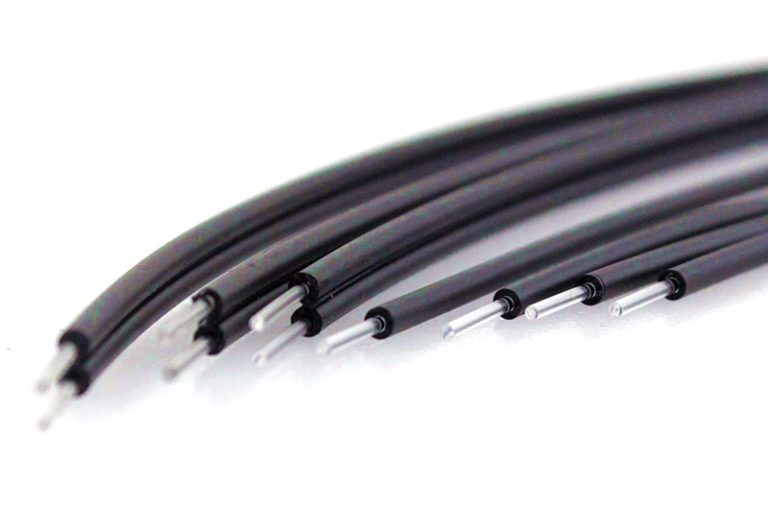 Glass Optical Fiber vs Plastic Optical Fiber: A Beginner Guide